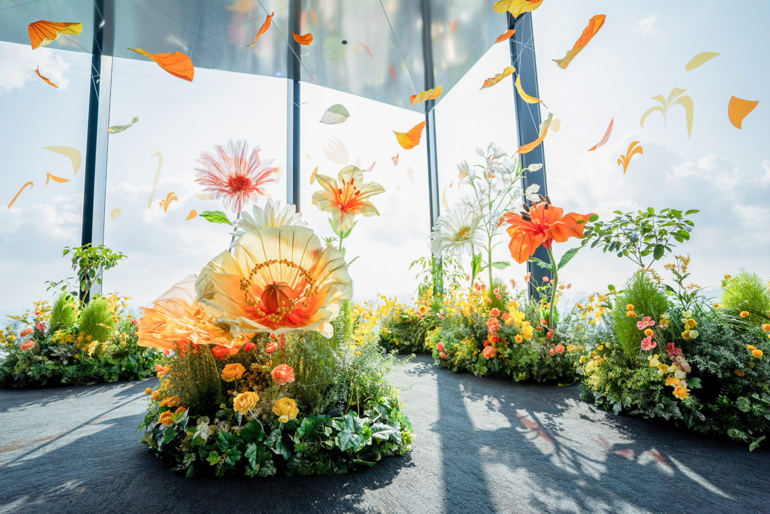 SHIBUYA SKY（渋谷スカイ）「FLOWer View｜渋谷上空229mのフラワーウォーク」｜WORKS｜株式会社グリーンディスプレイ｜植物を用いてオフィスや商空間をグリーン溢れる空間にデザイン