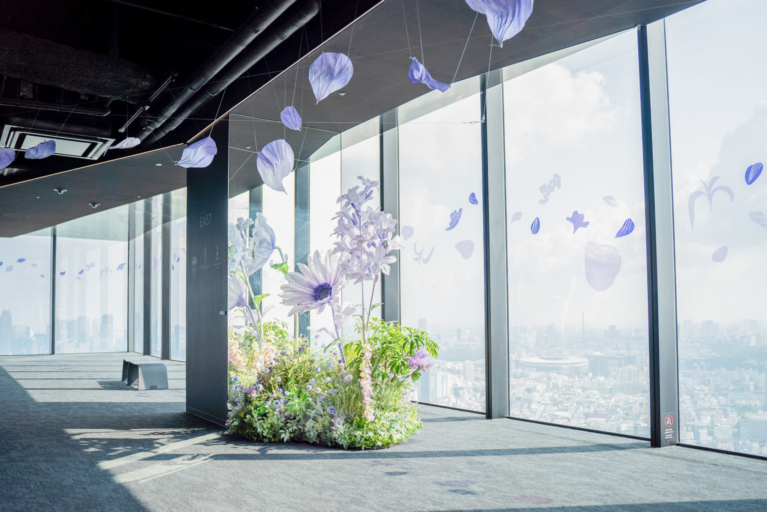 SHIBUYA SKY（渋谷スカイ）「FLOWer View｜渋谷上空229mのフラワーウォーク」｜WORKS｜株式会社グリーンディスプレイ｜植物を用いてオフィスや商空間をグリーン溢れる空間にデザイン